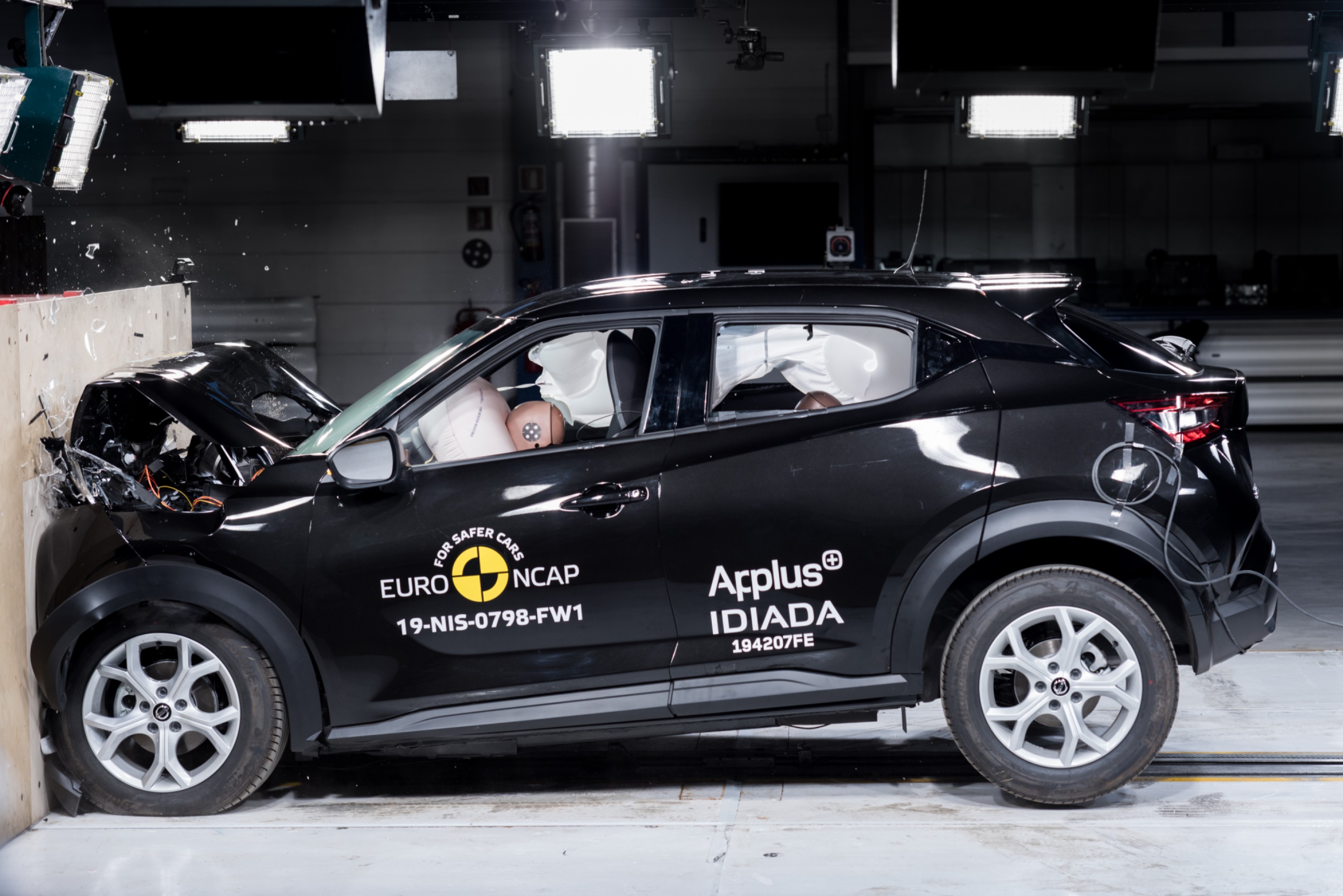 Using high-speed cameras for vehicle safety testing